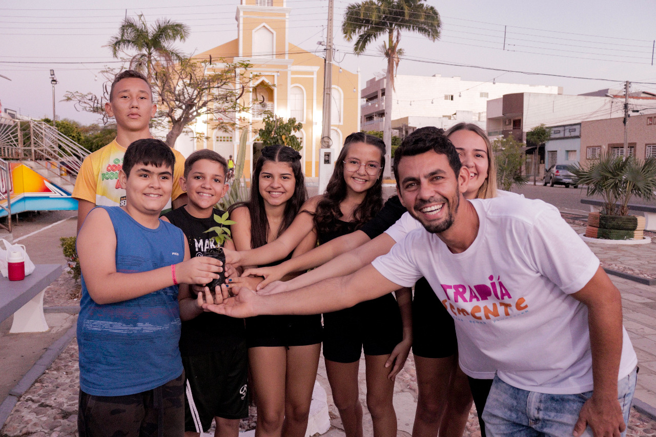 Trapiá Semente: Semear, Regar, Florescer, Cultivar | Associação ...